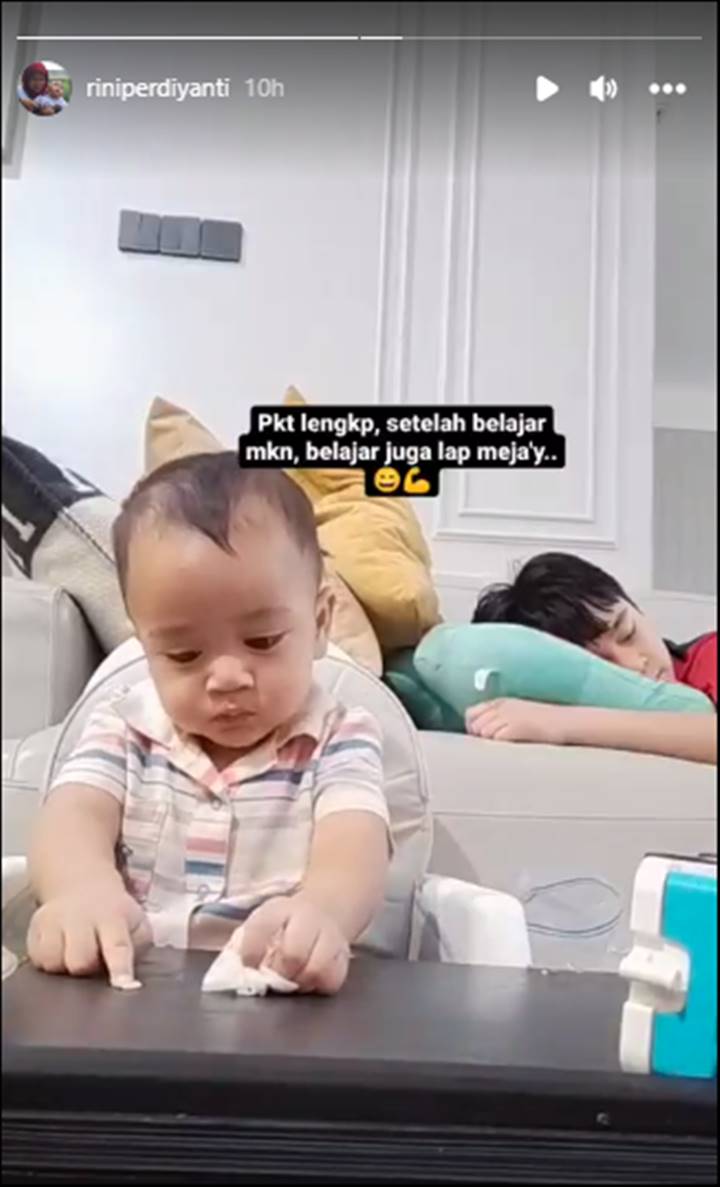 Rayyanza Cipung Rajin Ngelap Meja Saat Makan Sendiri, Rafathar Ngorok Bikin Salfok