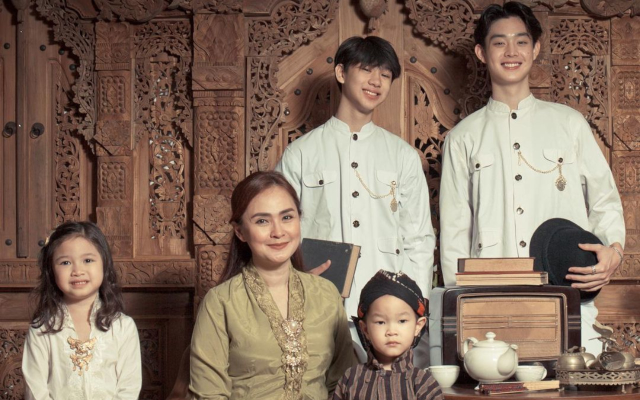 Gabriel Prince Dipuji Mirip Lee Jong Suk, Wajah Sang Adik Tak Kalah ...