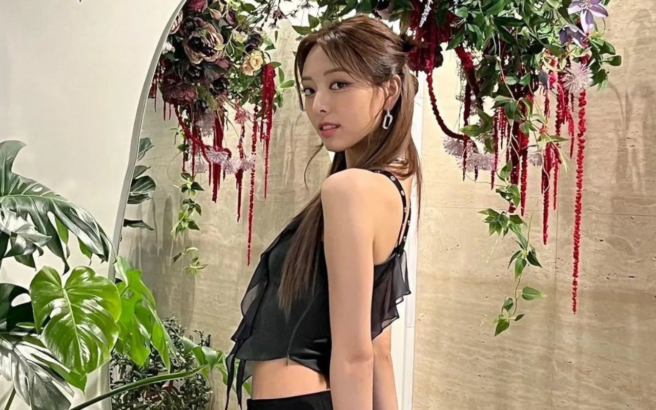 Yuna ITZY Tampil Beda Pakai Poni Tipis Hingga Rambut Bergelombang Curi ...