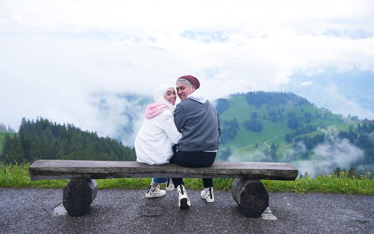 Video Lesti Kejora Tenteng Tiga Tas Sedang Rizky Billar Tangan Kosong Viral
