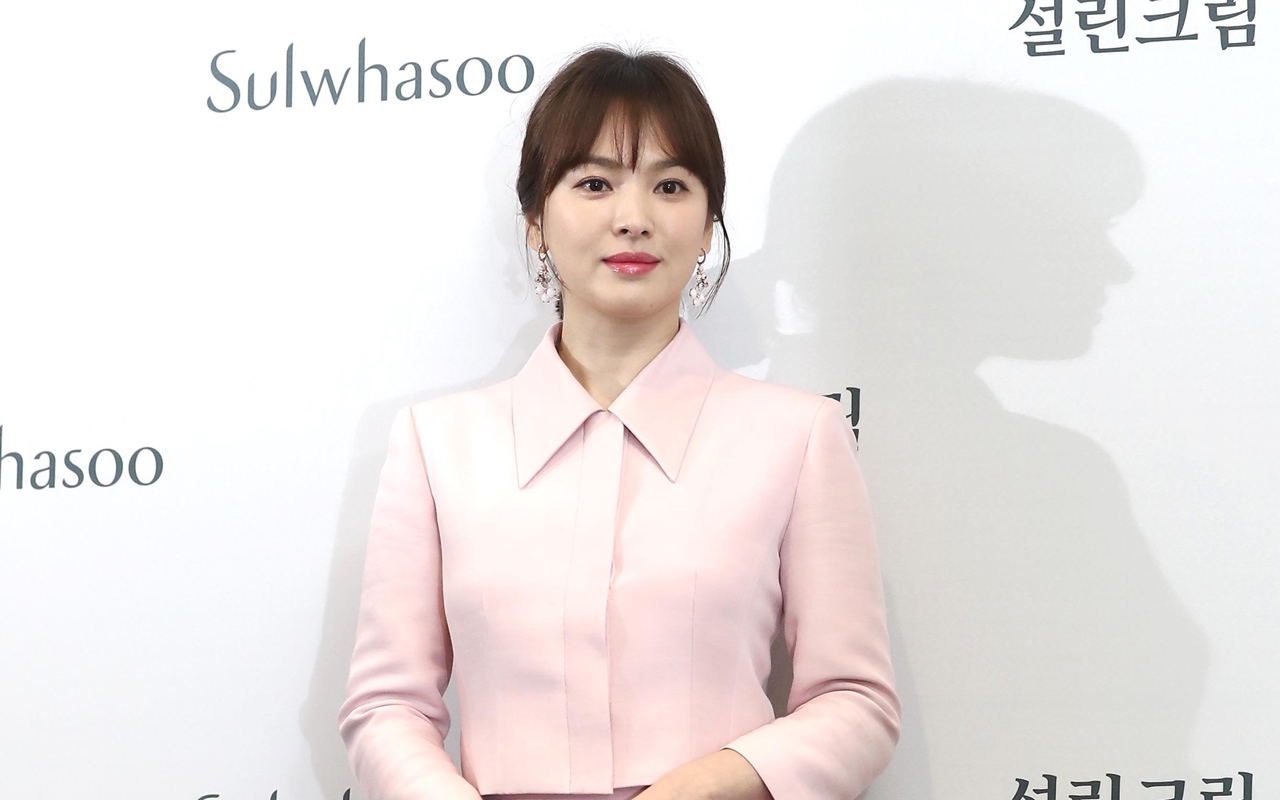 Tampil Elegan, Song Hye Kyo Kejepret Manyun di Jumpa Pers 'The Glory'