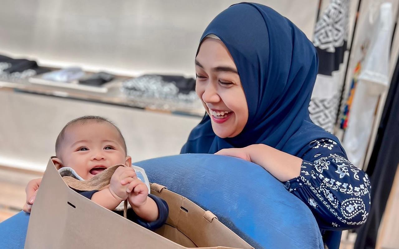 Masih Bayi, Ria Ricis Hadiahi Baby Moana iPhone 14+