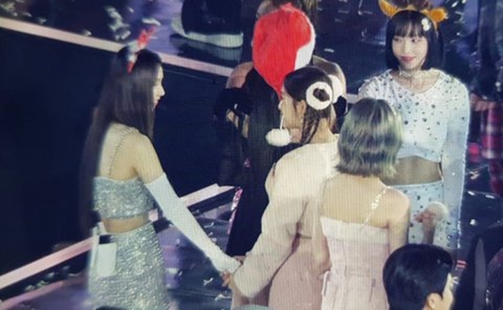 SBS Gayo Daejun 2022: Interaksi Idol-Fans Karina aespa dan Leeseo IVE Jadi Perhatian