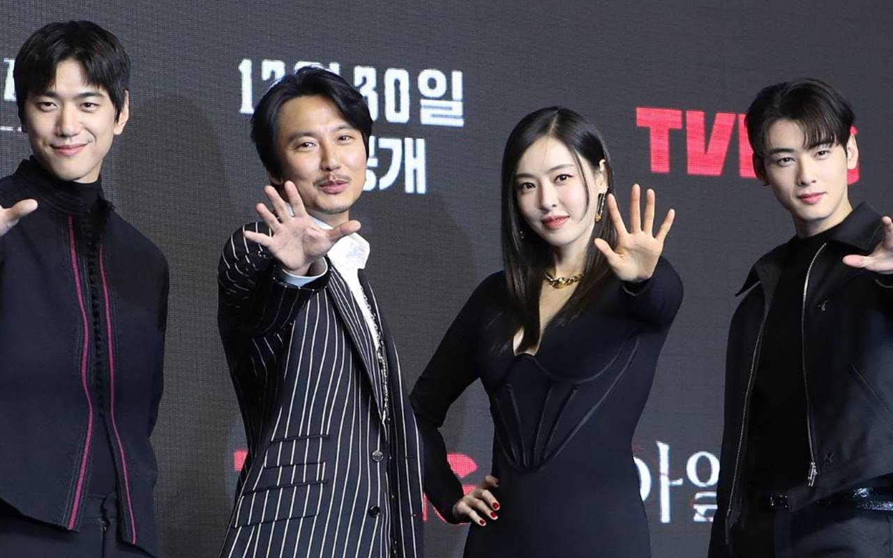 Cha Eun Woo, Kim Nam Gil & Lee Da Hee-Sung Joon Diberi Hadiah Spesial ...