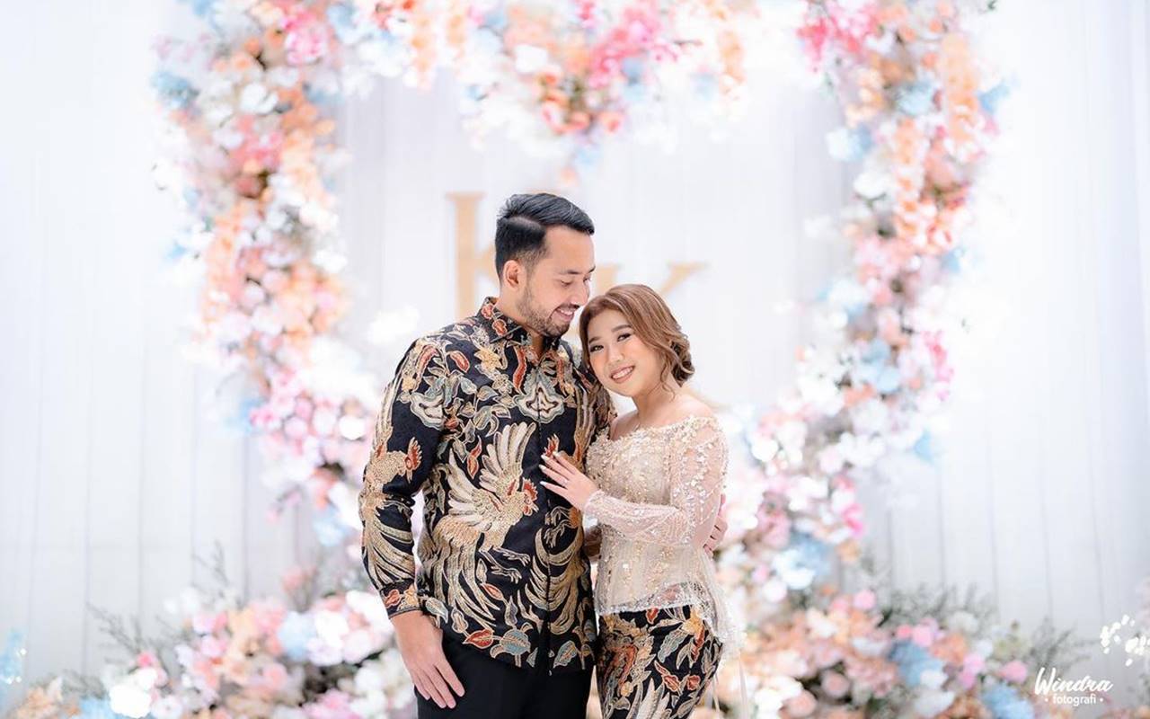 Kiky Saputri Bereaksi Usai Foto Prewed Bareng Calon Suami Banjir ...