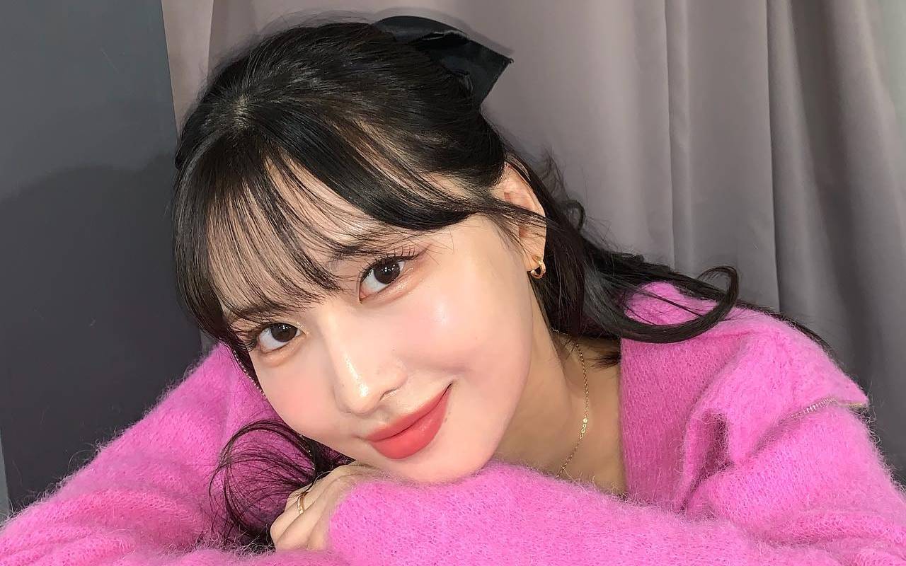 Momo TWICE Sambut 2023 dengan Body Makin Aduhai, Lokasi Foto Jadi Bahan Guyon