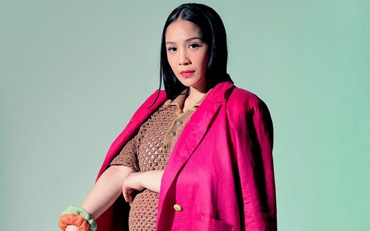 Haters Ejek Nagita Slavina Sok Cantik Gara-Gara Pakai Bando Jutaan