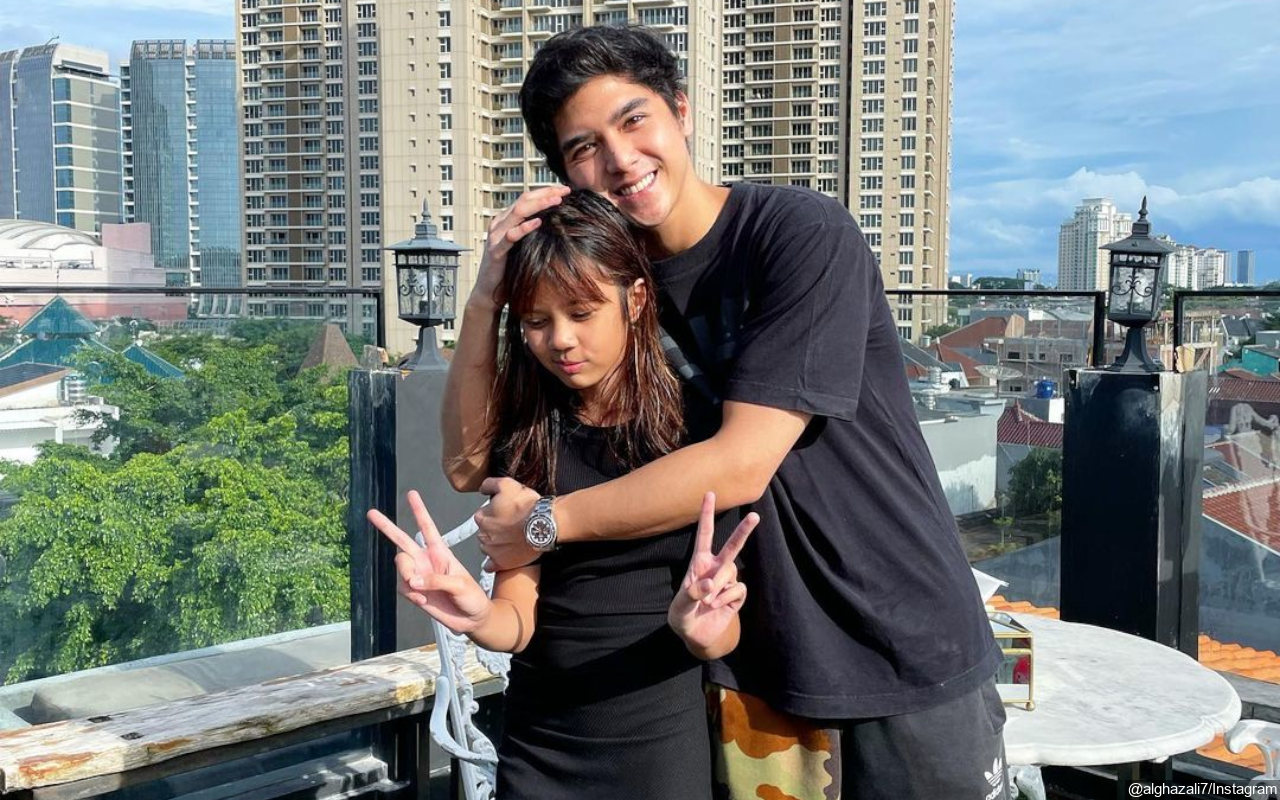 Al Ghazali Foto Bareng Safeea Dikira Pacar, Perubahan Fisik Putri Ahmad Dhani Bikin Pangling