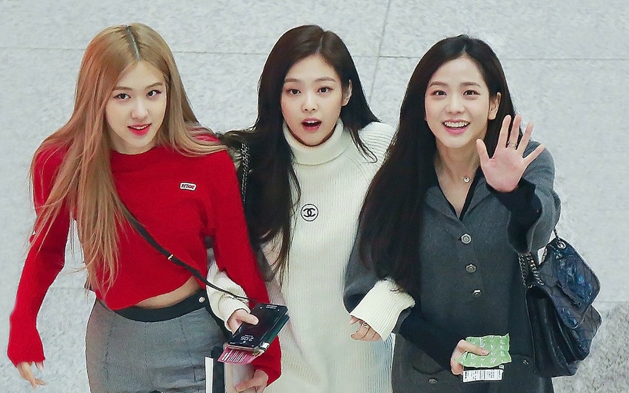 Jennie BLACKPINK Nunduk Diserbu Wartawan, Jisoo & Rose Ceria Gandengan
