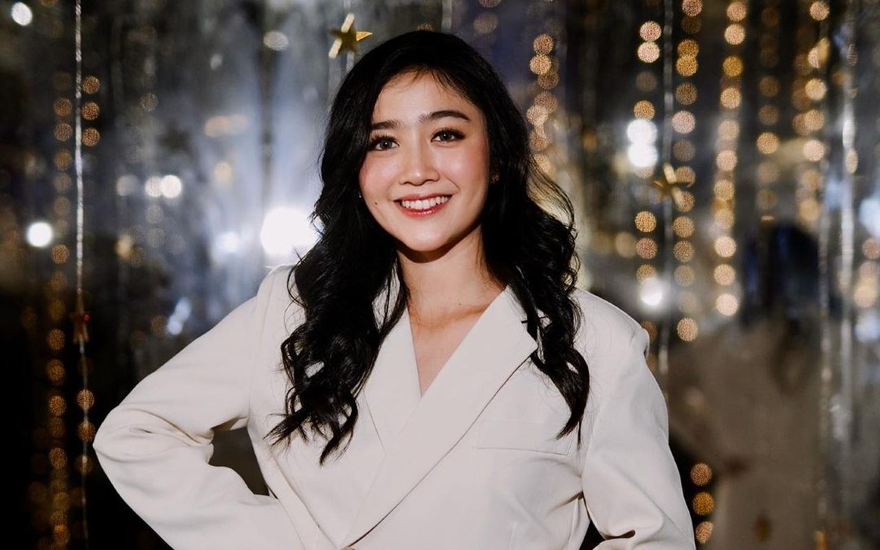 Febby Rastanty Tampil Seksi Bareng Calon Suami Tampan, Bio One Cemburu