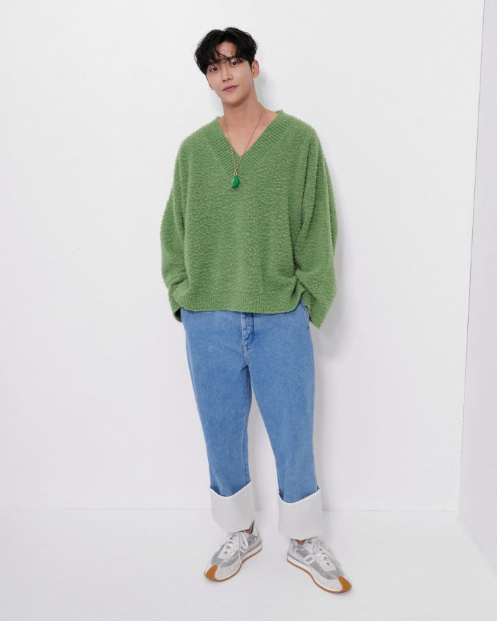 9 Potret Rowoon SF9 Di LOEWE Fashion Show, Tinggi Badan Menjulang Bak ...