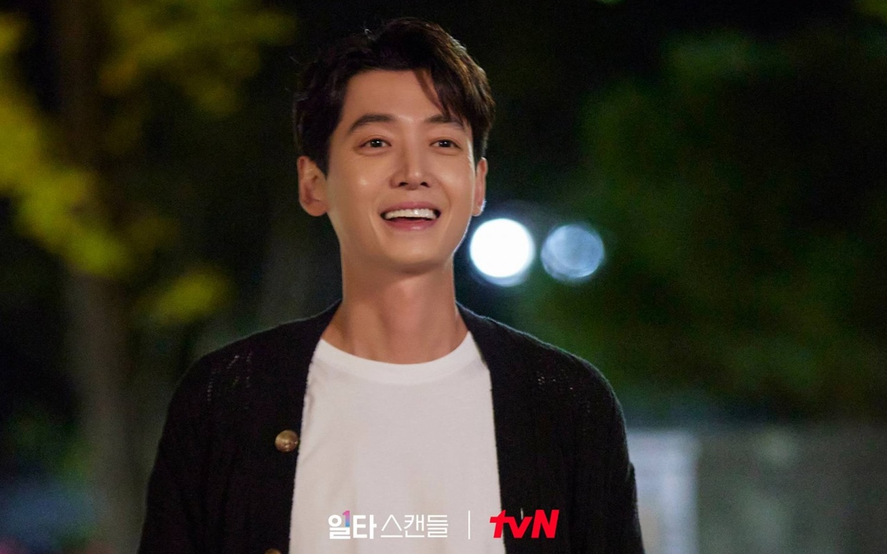 Drama Jung Kyung Ho 'Crash Course in Romance' Viral Usai Alami Lonjakan Rating Tak Terduga