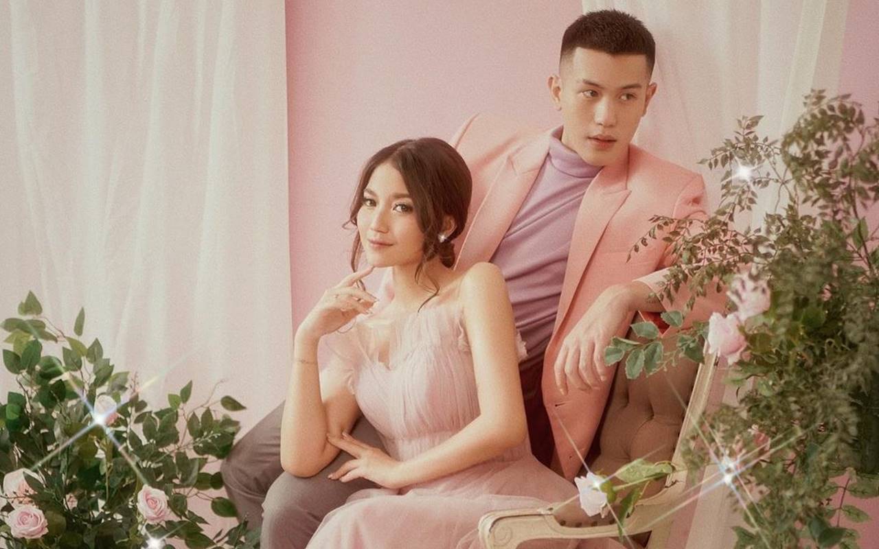 Julian Jacob dan Mirriam Eka Resmi Menikah di Gereja, Ciuman Perdana ...