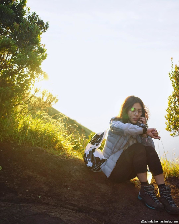 Al Ghazali Taklukkan Semeru, 10 Seleb Ini Berjiwa Petualang Hobi ...