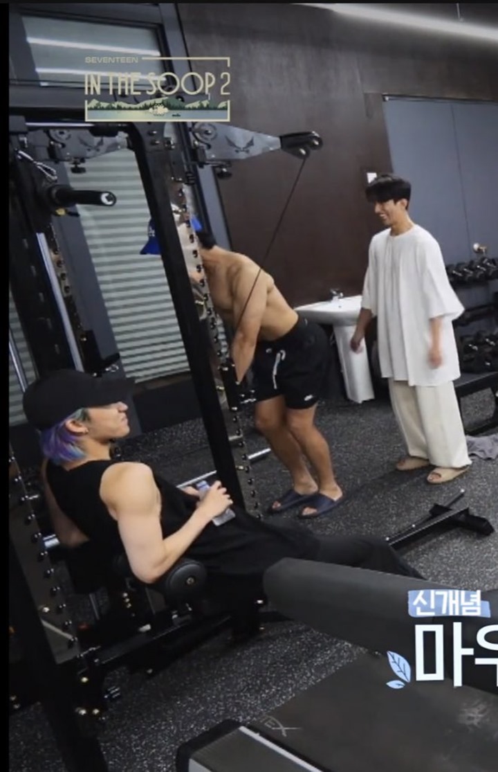 Mingyu SEVENTEEN Asyik Workout di 'In The SOOP 2', Tampilan Body Auto Bikin Geger
