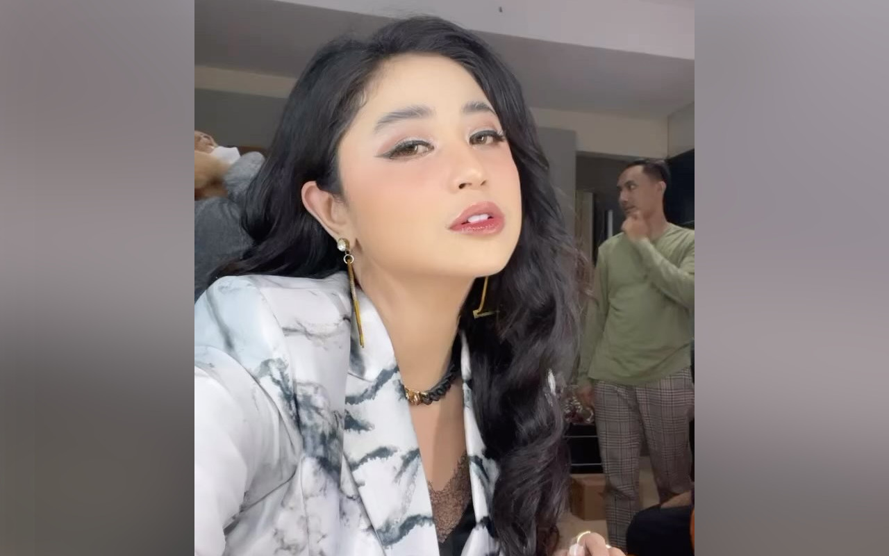 Calon Suami Dewi Persik Malu-Malu Umumkan Rencana Nikah, Panggilan ...
