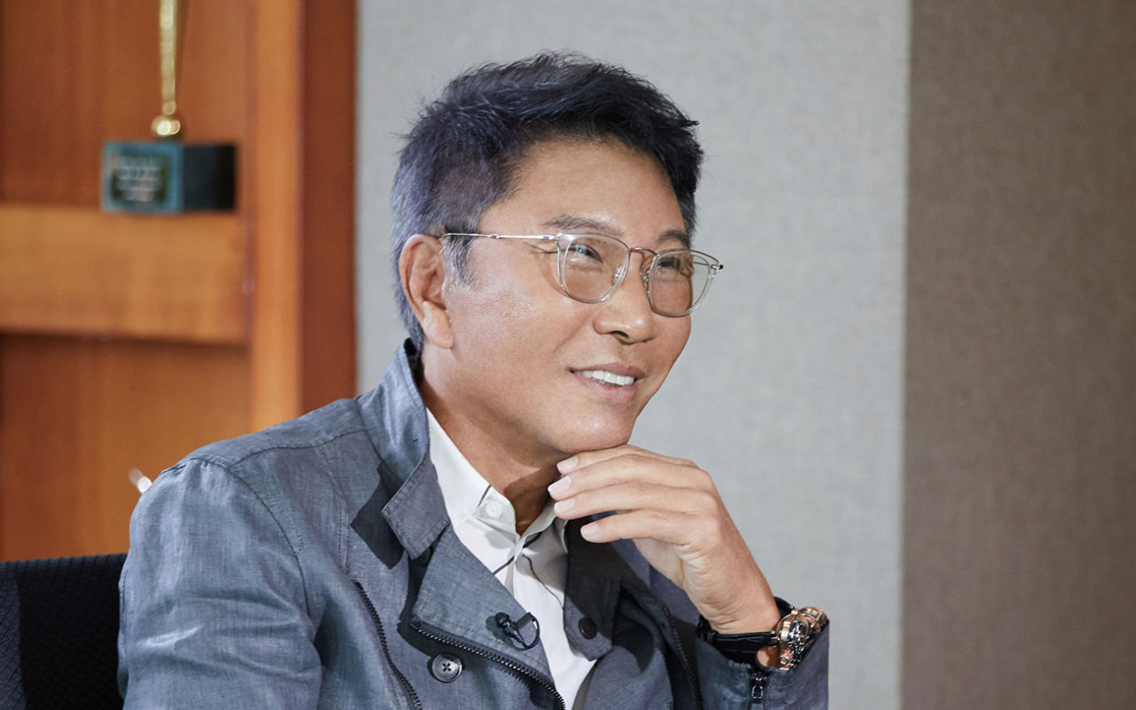 Dispatch Ungkap Alasan Lee Soo Man Jual Saham SM ke HYBE, Ternyata Tak ...