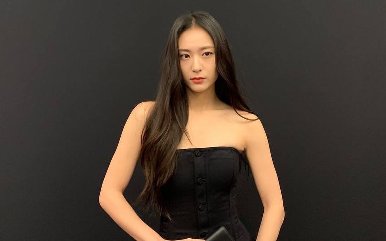 Foto Kelulusan Krystal Jung Kembali Disorot, Visual Memikat Tak Kalah dari Idol Gen 4