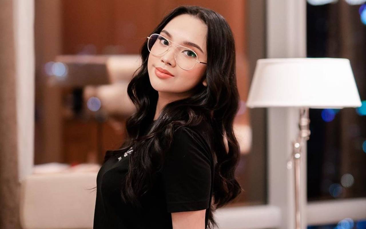 Lyodra Tampil Kawaii Serba Merah, Dijuluki Bak Tokoh Anime Hingga ...