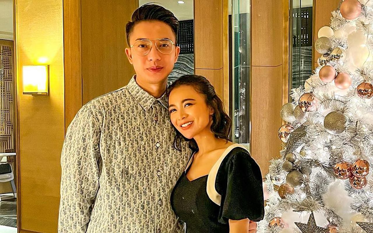 Wika Salim Dilamar Max Adam di Paris, Harga Cincin Dihiasi 66 Berlian ...