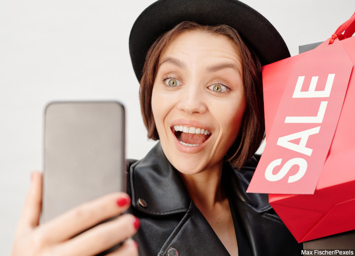 Menekan Budaya Konsumerisme