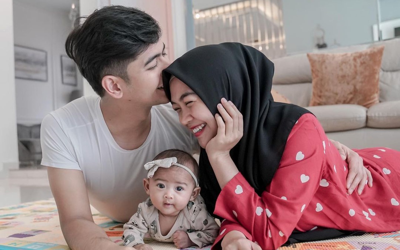 Ria Ricis Tandai Tubuh Suami dengan Lipstik Merah, Teuku Ryan: Di-kiss