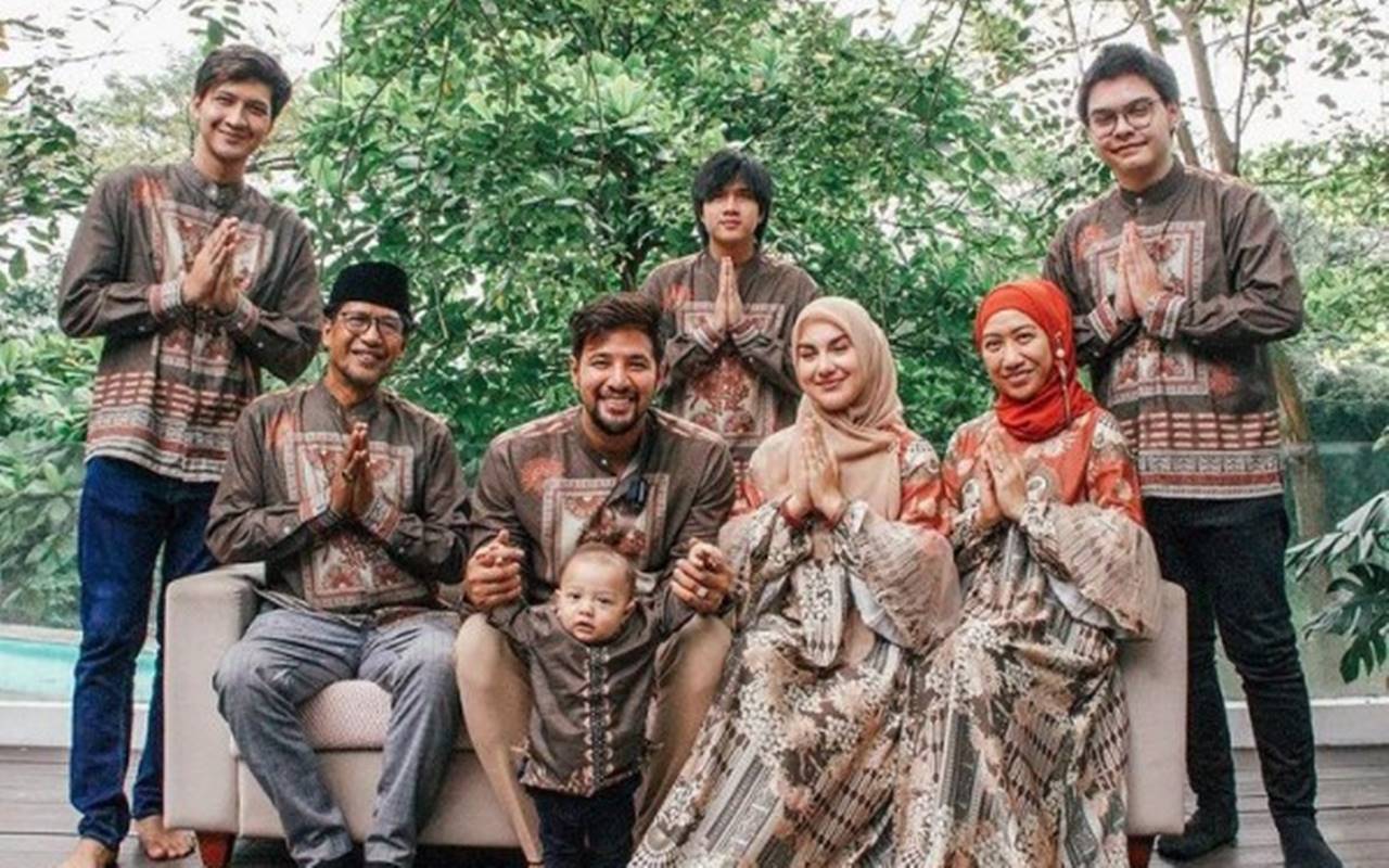 Keluarga Ammar Zoni Kumpul Rayakan Lebaran, Ketidakhadiran Irish Bella Jadi Pertanyaan