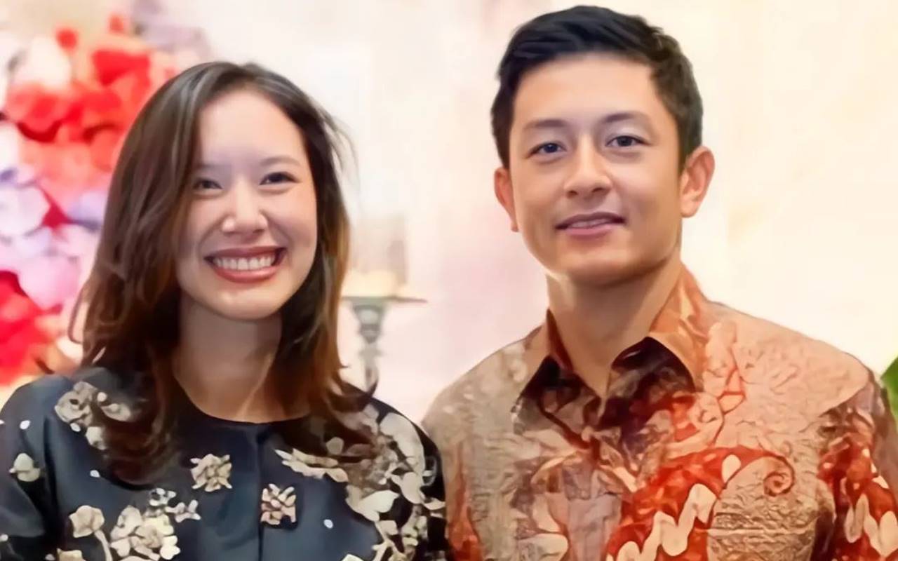 Rio Haryanto Rayakan Ultah Athina Diduga Pacar Cantik, Emoji Love Bikin ...