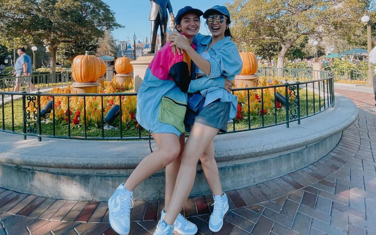 Enzy Storia Totalitas Cosplay Kagome, Febby Rastanty Tampil ...