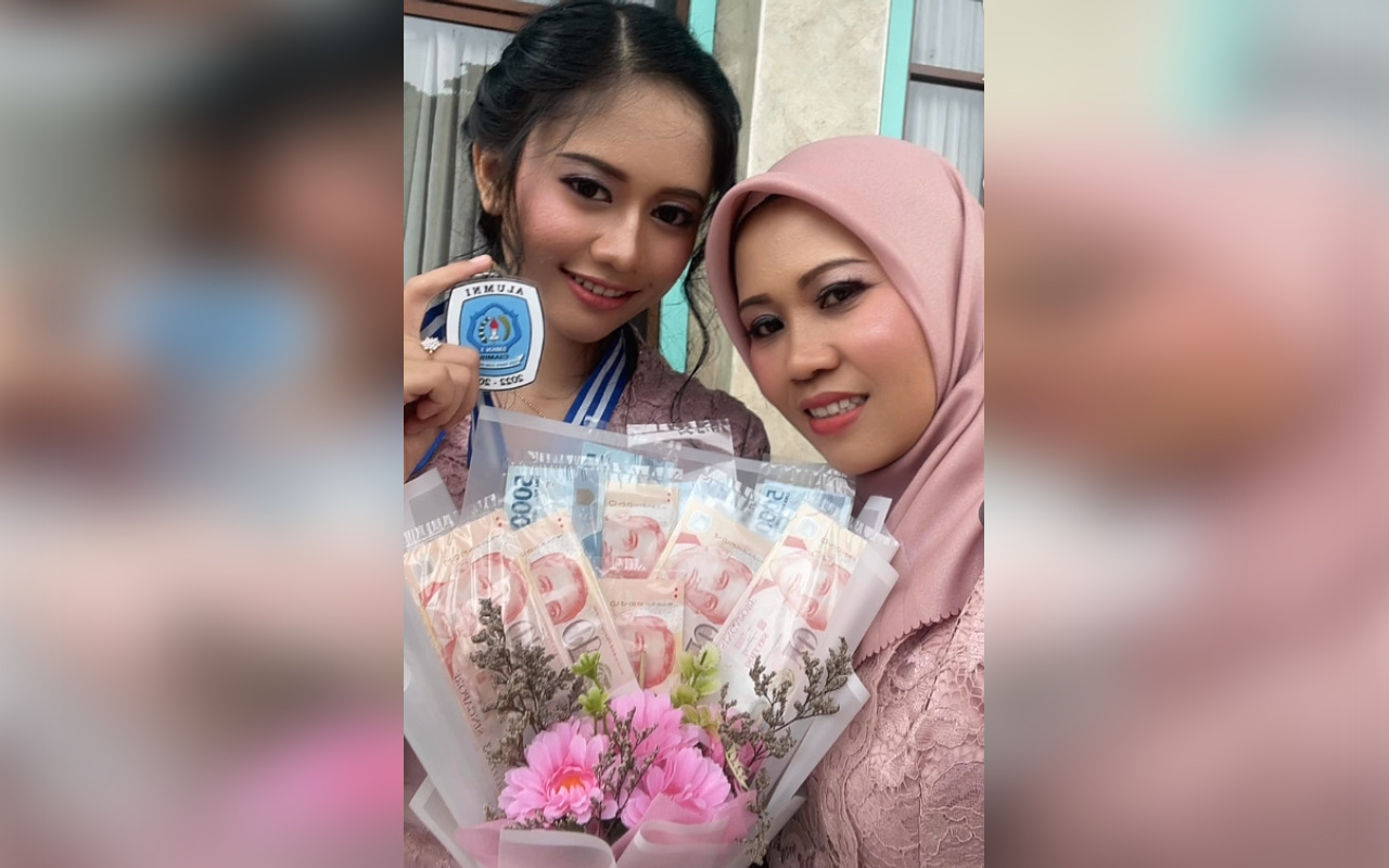 Putri Cantik Mirip Yuki Kato, Sus Rini Pamer Wajah Ibunda Versi Muda ...