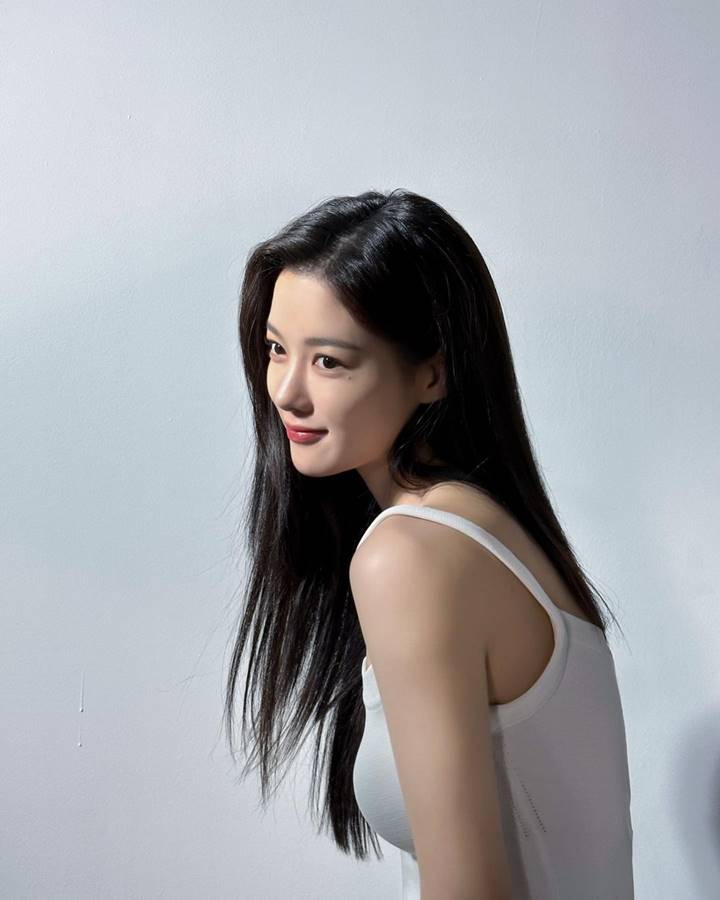 Global First Love, Intip Transformasi Kim Yoo Jung Sejak Cilik Di 10 Potret Ini