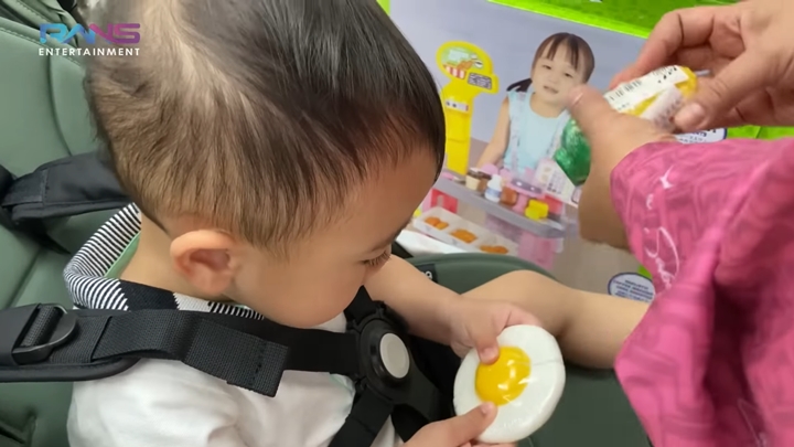 Cara Sus Rini Pilih Mainan Untuk Rayyanza Cipung Jadi Perbincangan