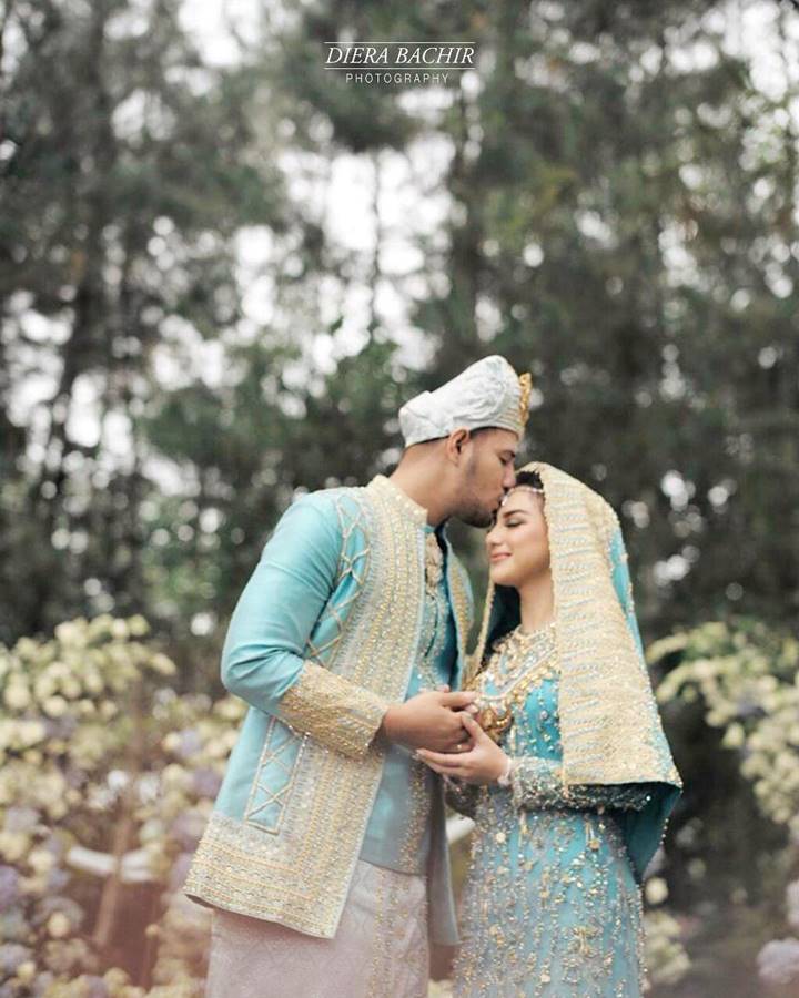 Enzy Storia Bak Putri Kerajaan, Intip 8 Potret Artis Menikah Dengan Adat Minang