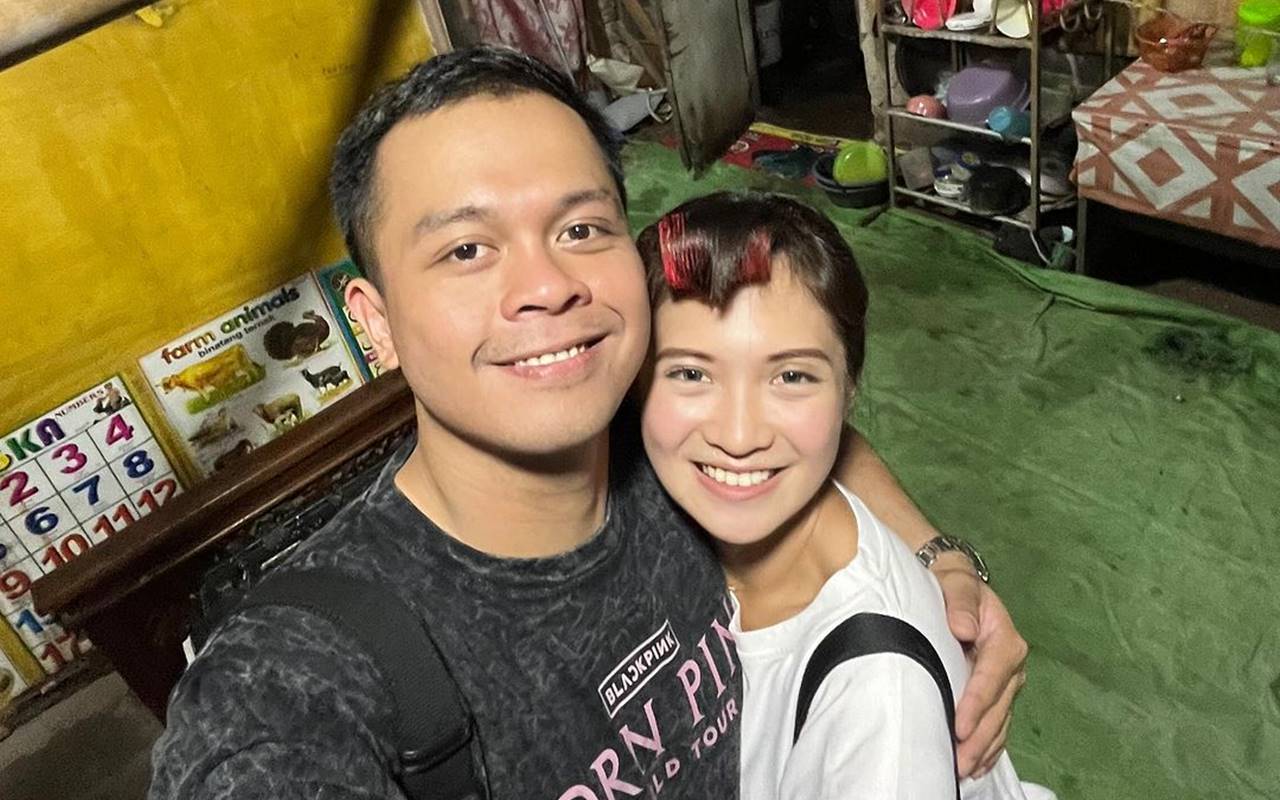 Rio Alief NOAH Ajak Pacar Baru Ziarah Ke Makam Mendiang Istri Usai ...