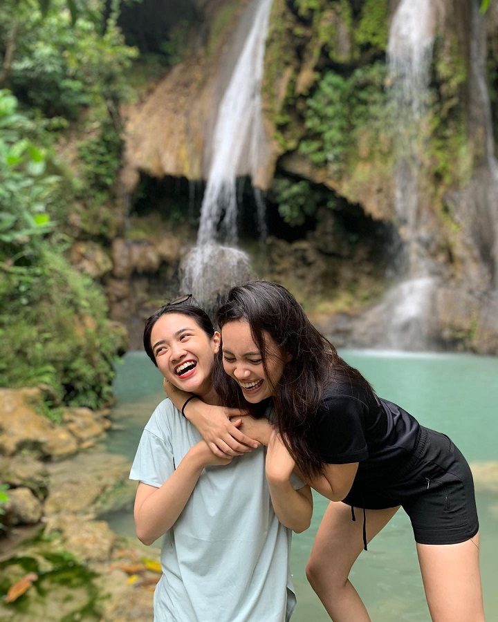 Filmnya Bikin Nangis, Begini 8 Potret Omar Daniel & Nadya Arina Cs di ...