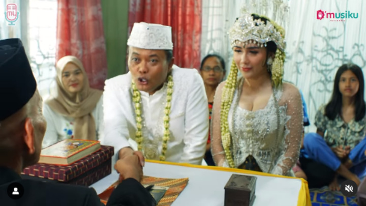 Ucie Sucita Kode Minta Serius ke Sule, Intip 7 Potret Kebersamaan Mereka