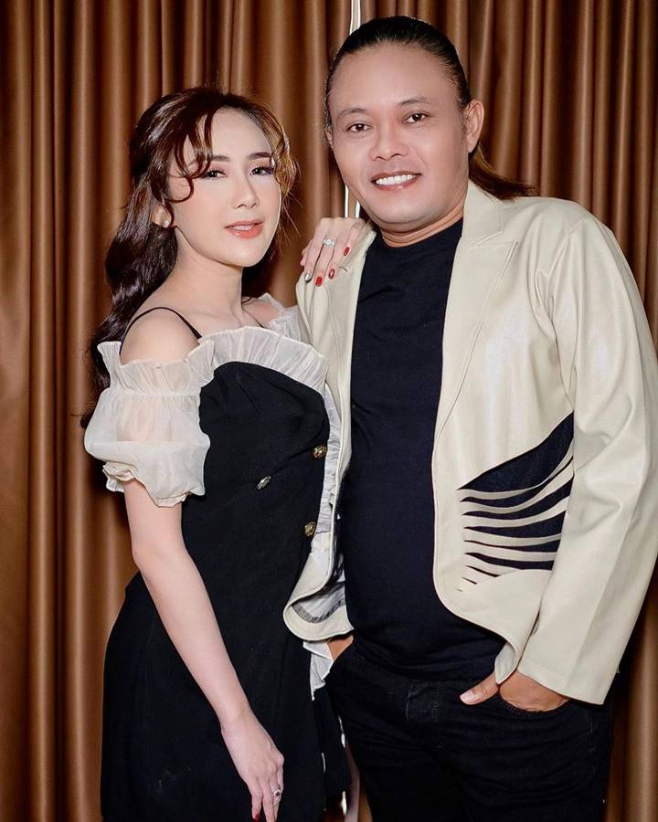 Ucie Sucita Kode Minta Serius ke Sule, Intip 7 Potret Kebersamaan Mereka