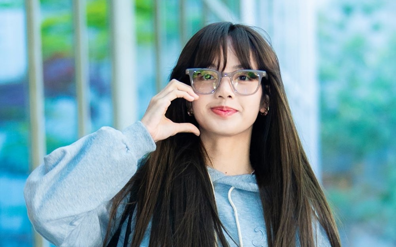 Style Lisa BLACKPINK Temani Ibu Pergi Ke Pasar Jadi Bahan Gosip