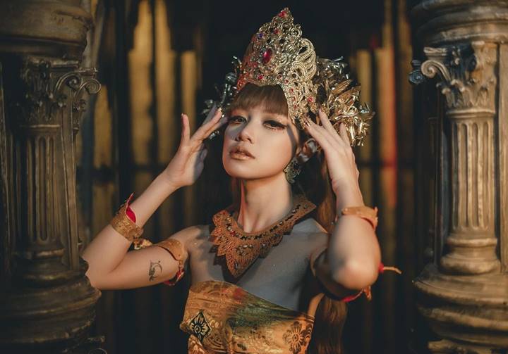 Pacar Baru Okin, 10 Potret Regina Phoenix Yang Disebut Mirip Lisa BLACKPINK