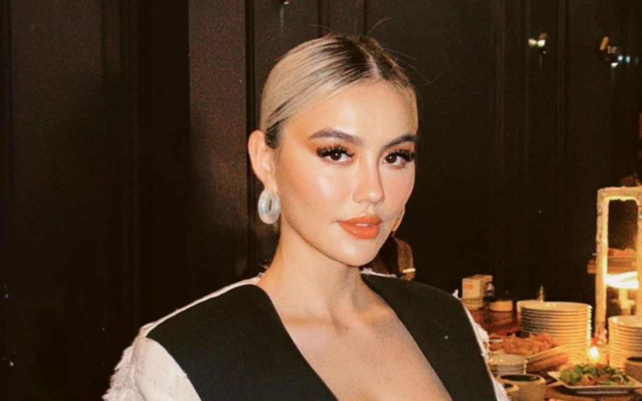Geger Agnez Mo Pamer 6 Postingan Serba Hitam