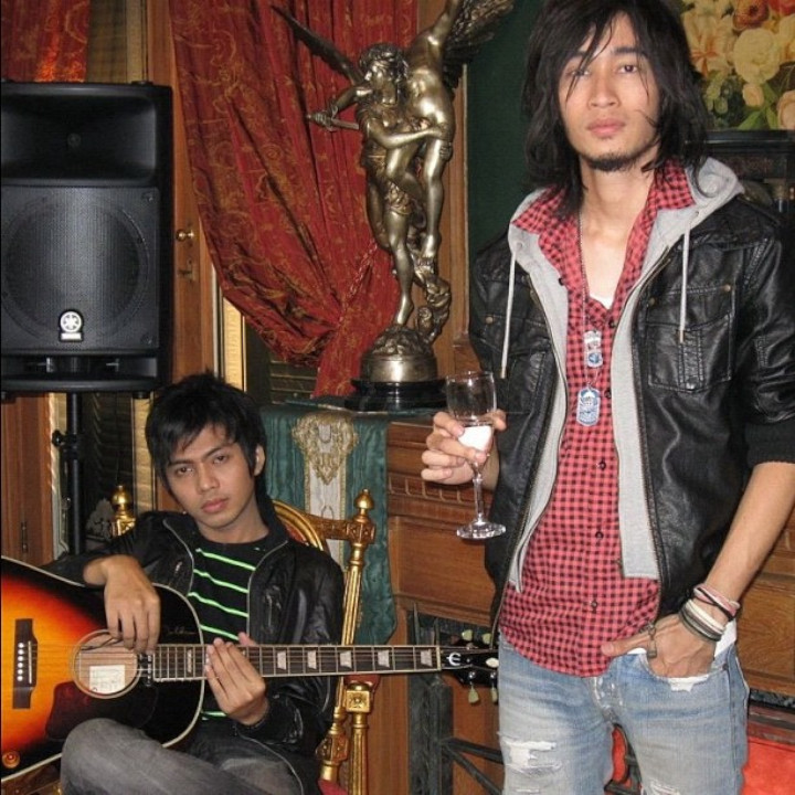 11 Potret Jadul Jeje Govinda Suami Syahnaz Sadiqah, Punya Rambut Gondrong