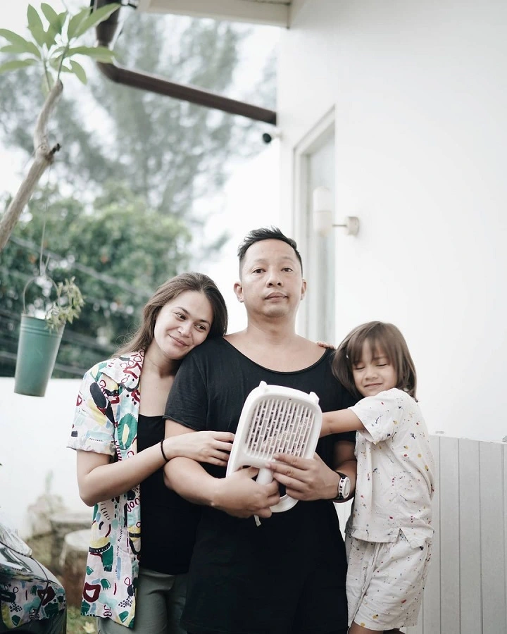 Aurel Hermansyah Dapat Mobil Mewah, 10 Artis Ini Justru Terima Hadiah Unik Dari Pasangan