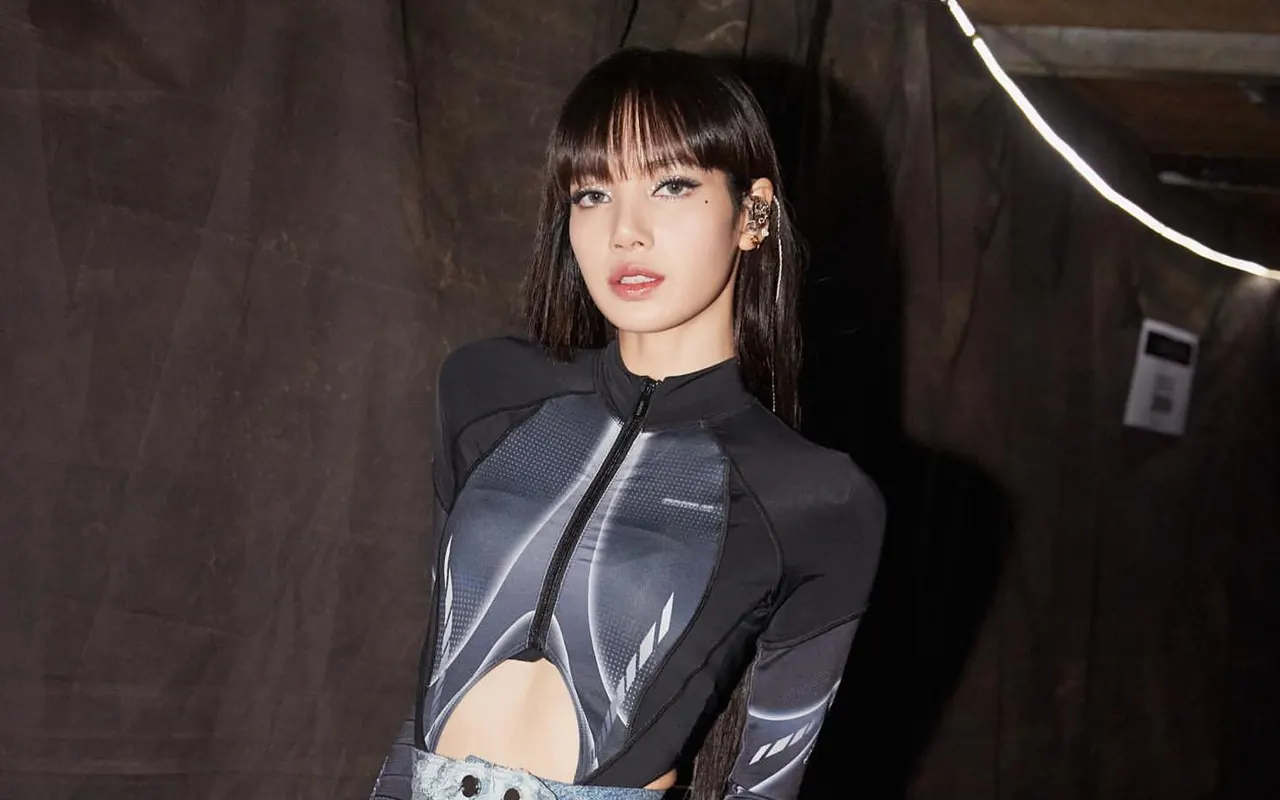 Lisa BLACKPINK Bikin Bodyguard Kerja Keras di Vlog Baru