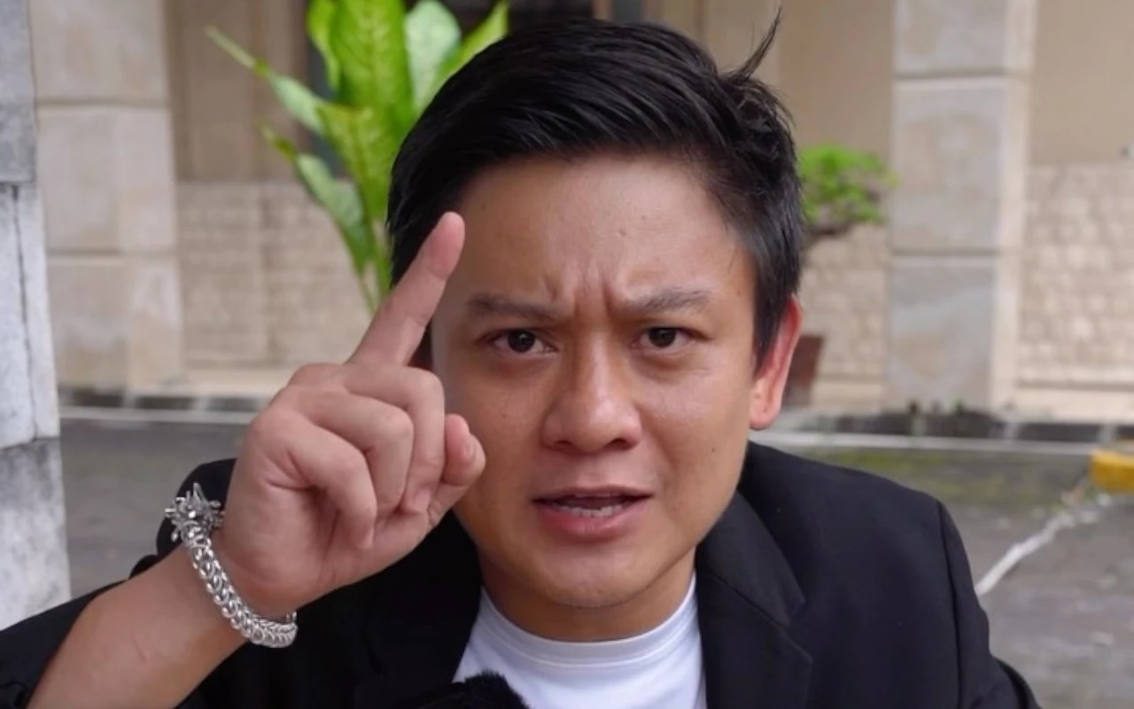 Fakta di Balik Foto-Video YouTuber Bobon Santoso Pakai Baju Tahanan BNN