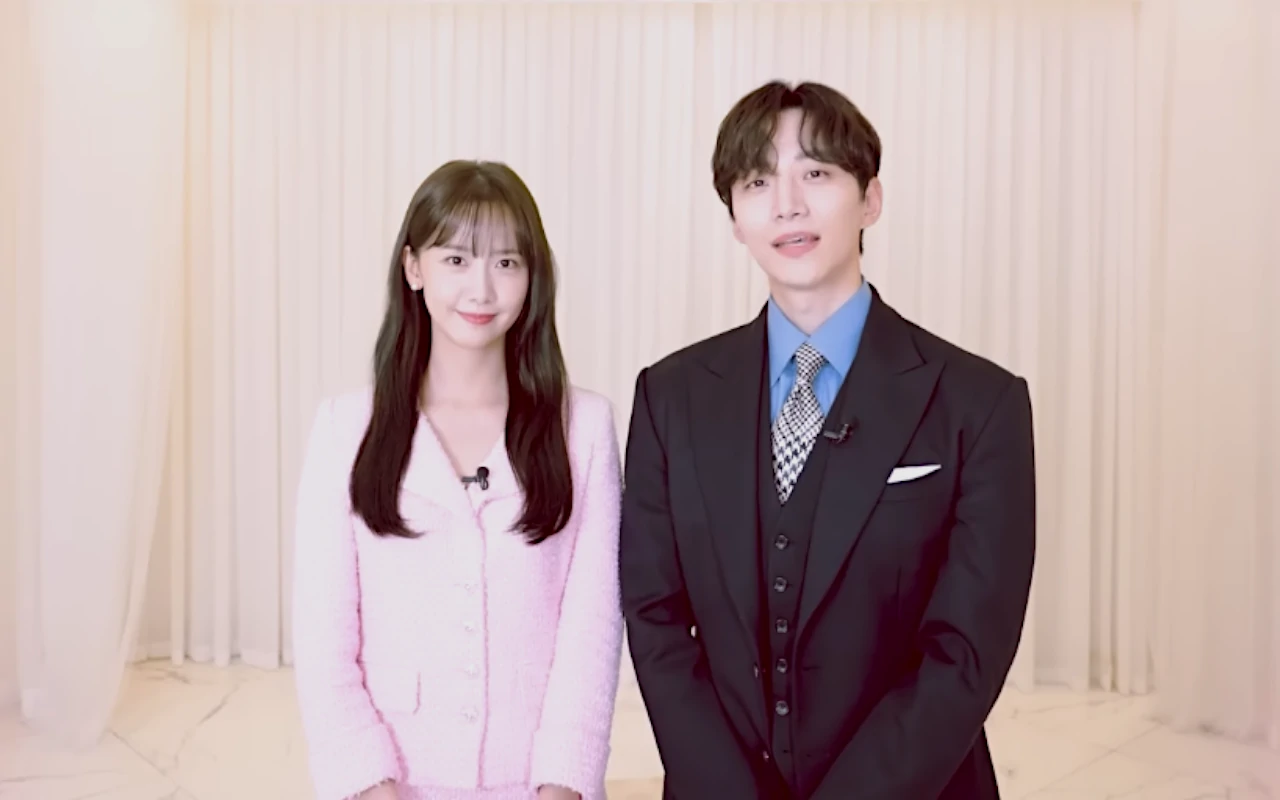 Video Syuting Ciuman Yoona SNSD & Junho 2PM Beda Banget Dari Hasilnya di 'King the Land'
