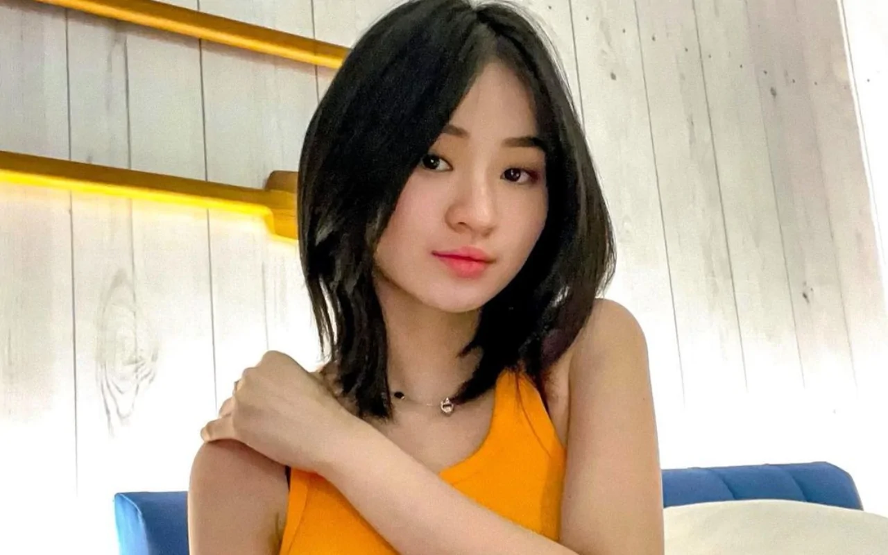 Adab Catheez Makan Di Angkringan Dikritik Usai Bilang Jijik, Reaksi ...