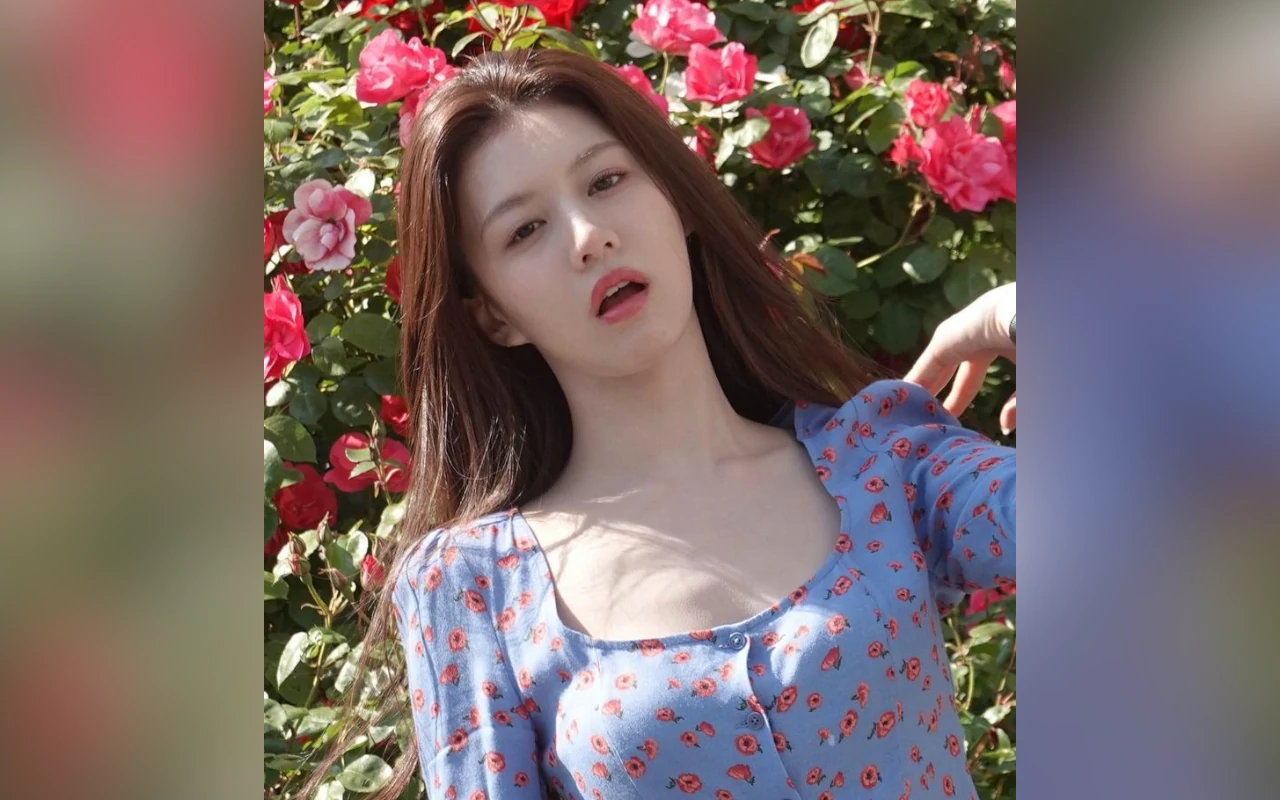 Beredar Foto Go Yoon Jung Jalan-Jalan Santai, Visual di Dunia Nyata Tak ...