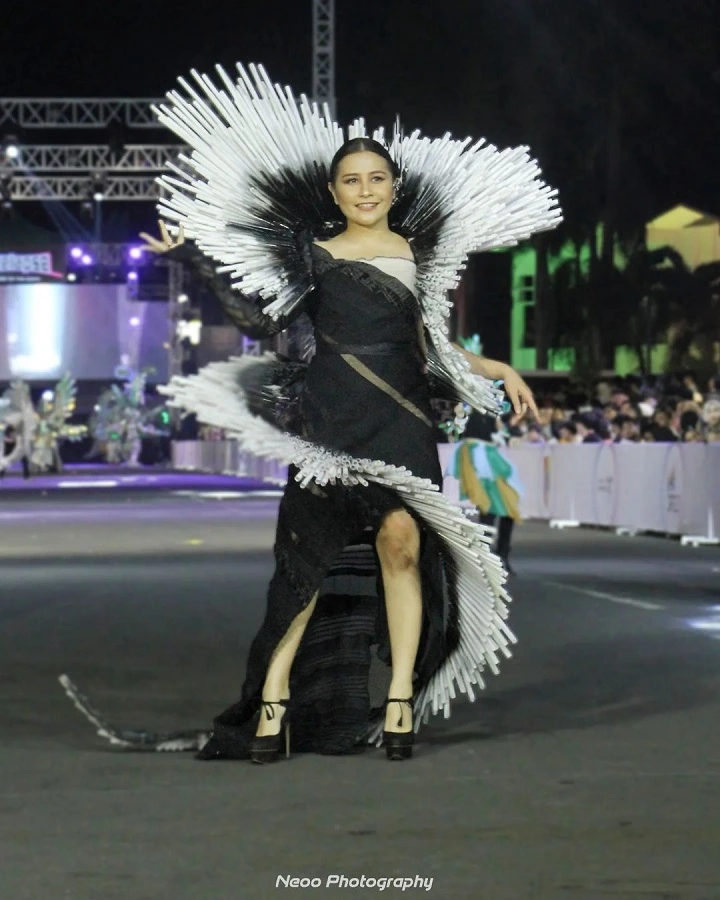 Prilly Latuconsina Pakai Gaun Daur Ulang