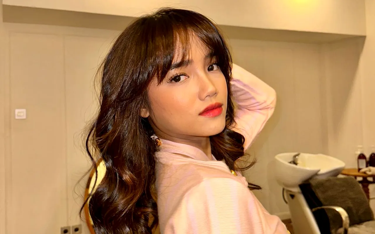 Fuji An Manglingi Usai Potong Rambut Sampai Didesak Spill Nama Model ...