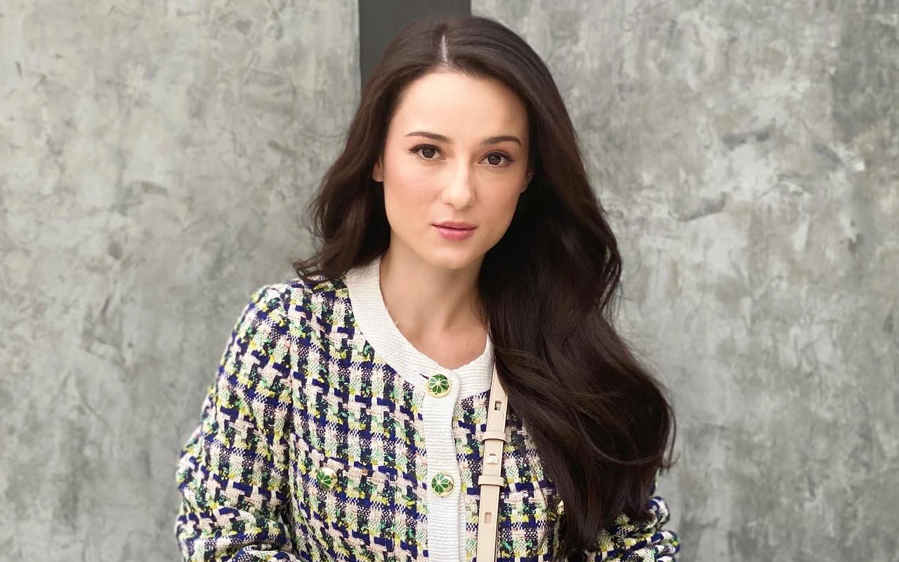 Julie Estelle Bagikan Foto Manis Bareng Buah Hati